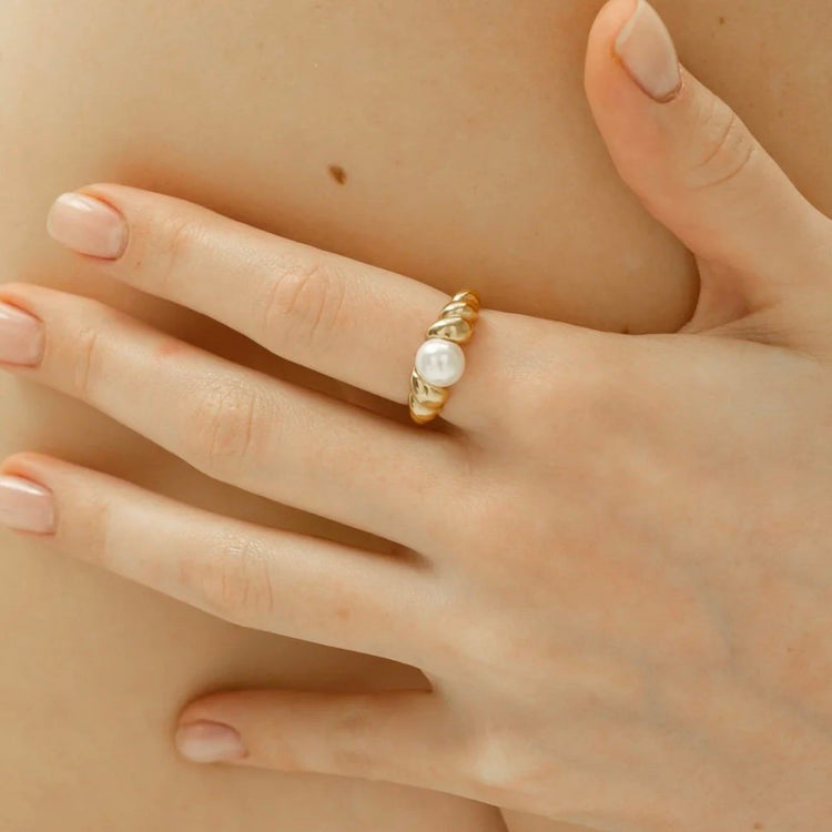 Swirl Pearl Ring